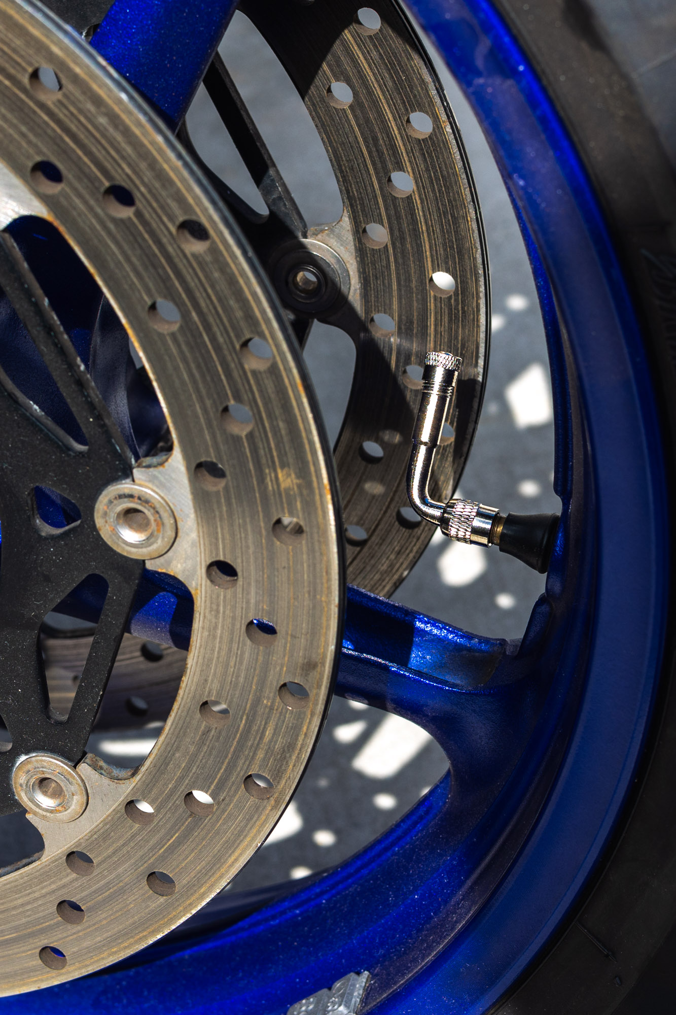 90° Angle Valve Adaptor | Motorcycle Maintenance
